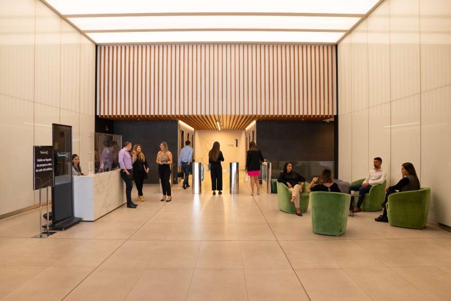 Torre Universal: un edificio que fomenta un ambiente de trabajo ...